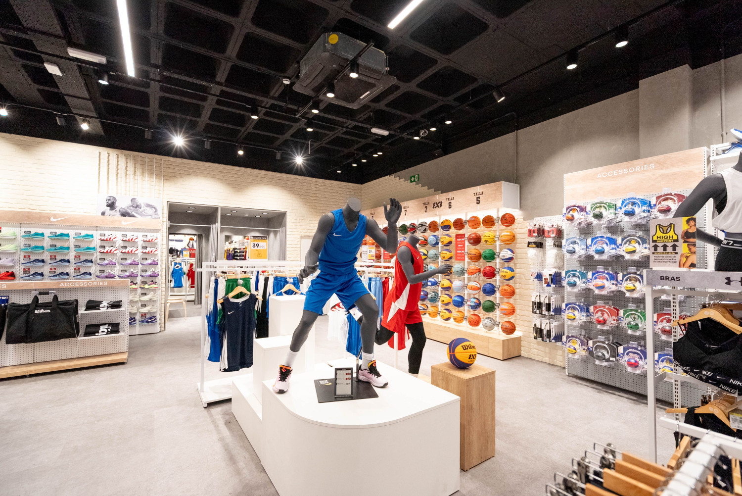 Sports Emotion abre en el Boulevard de Vitoria las mayores tiendas de ...