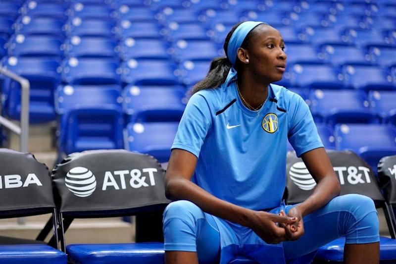 Astou Ndour ficha por los Dallas Wings en una operación a tres bandas ...