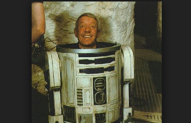 Muere Kenny Baker, el actor que dio vida a R2-D2 en Star Wars - Bolsamania.com